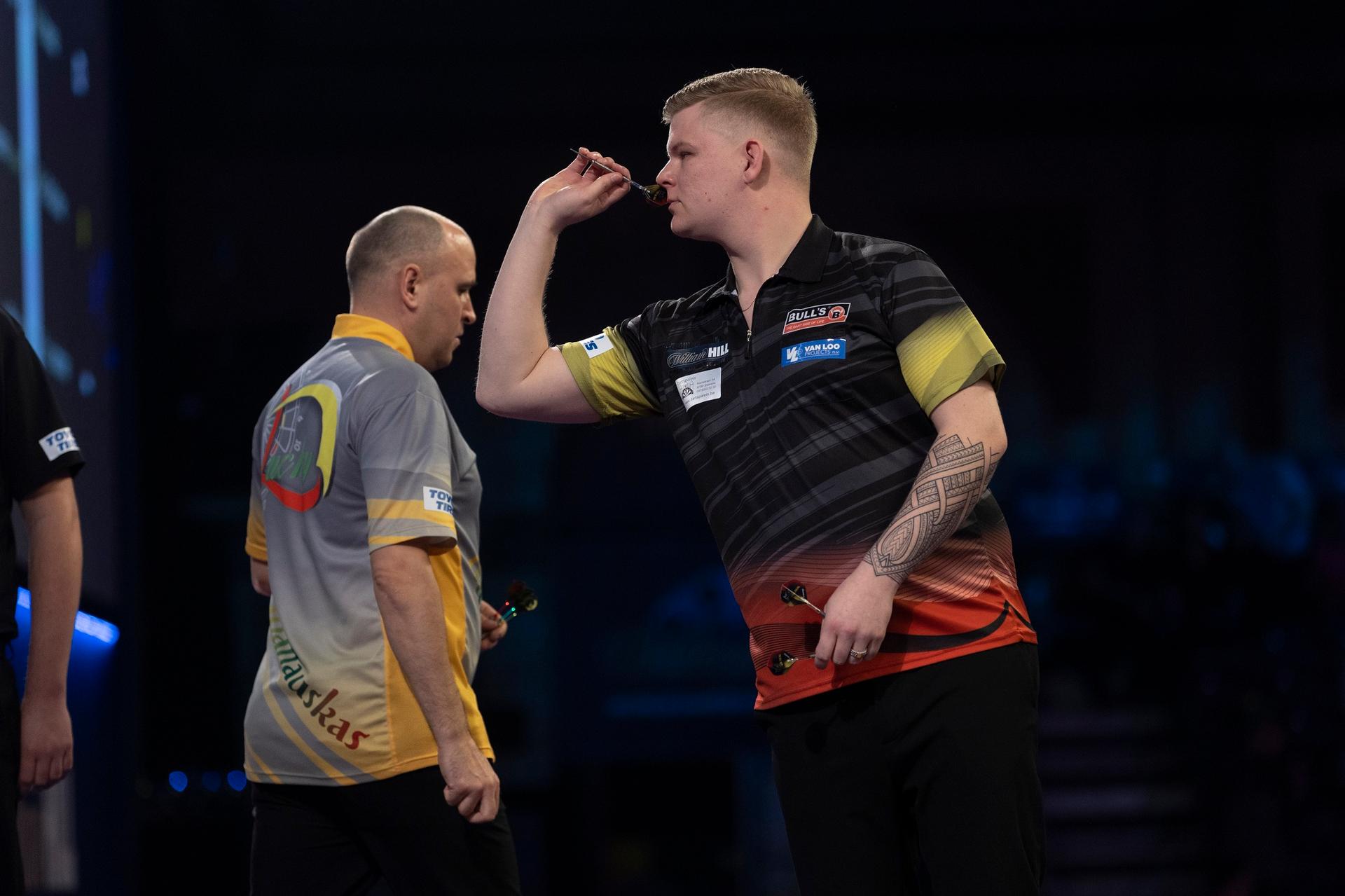 Players Championship Finals darts - Mike De Decker éliminé d'entrée au ...