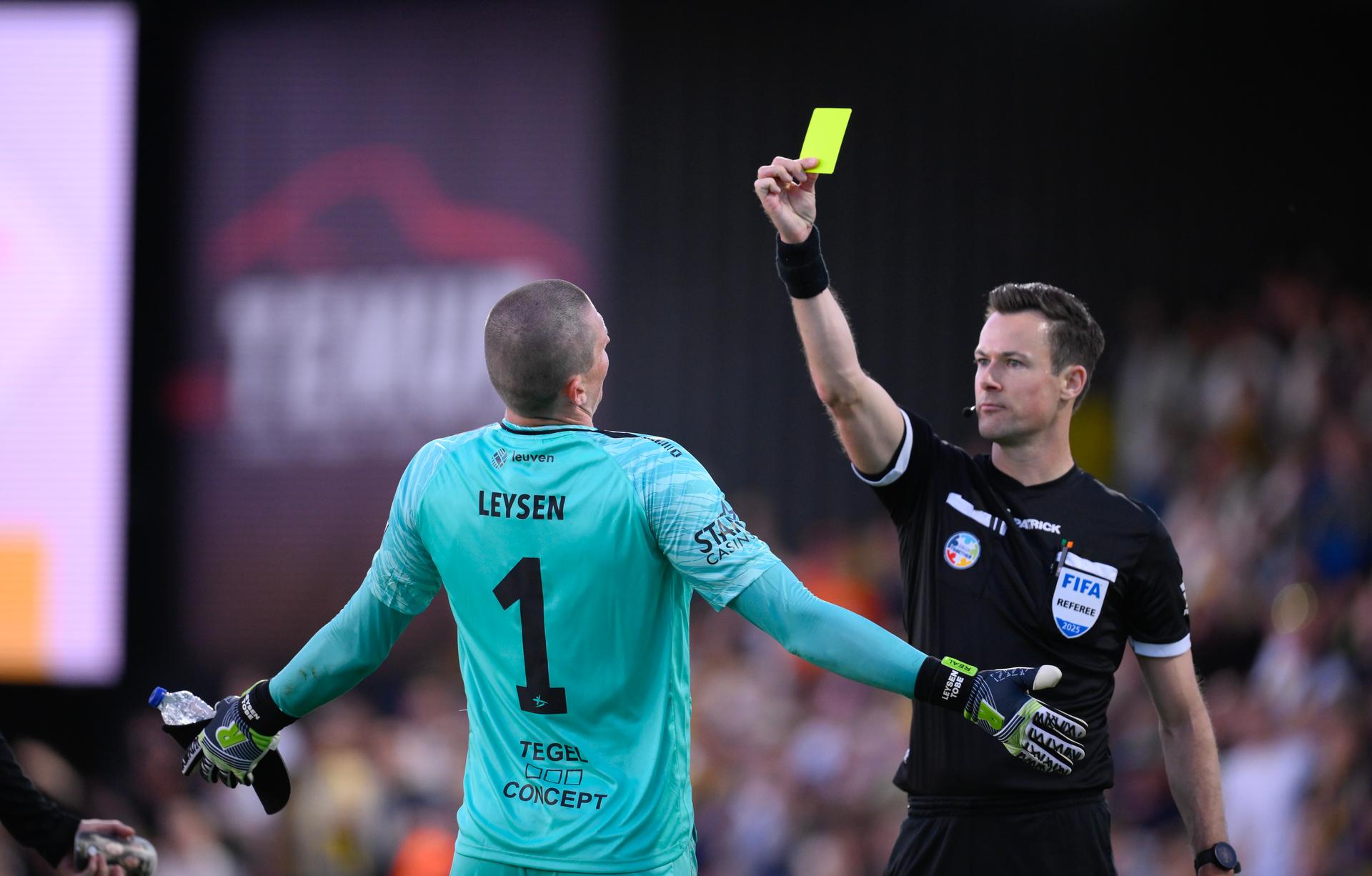 Pro League Awards - Bram Van Driessche reçoit le trophée d'arbitre de ...